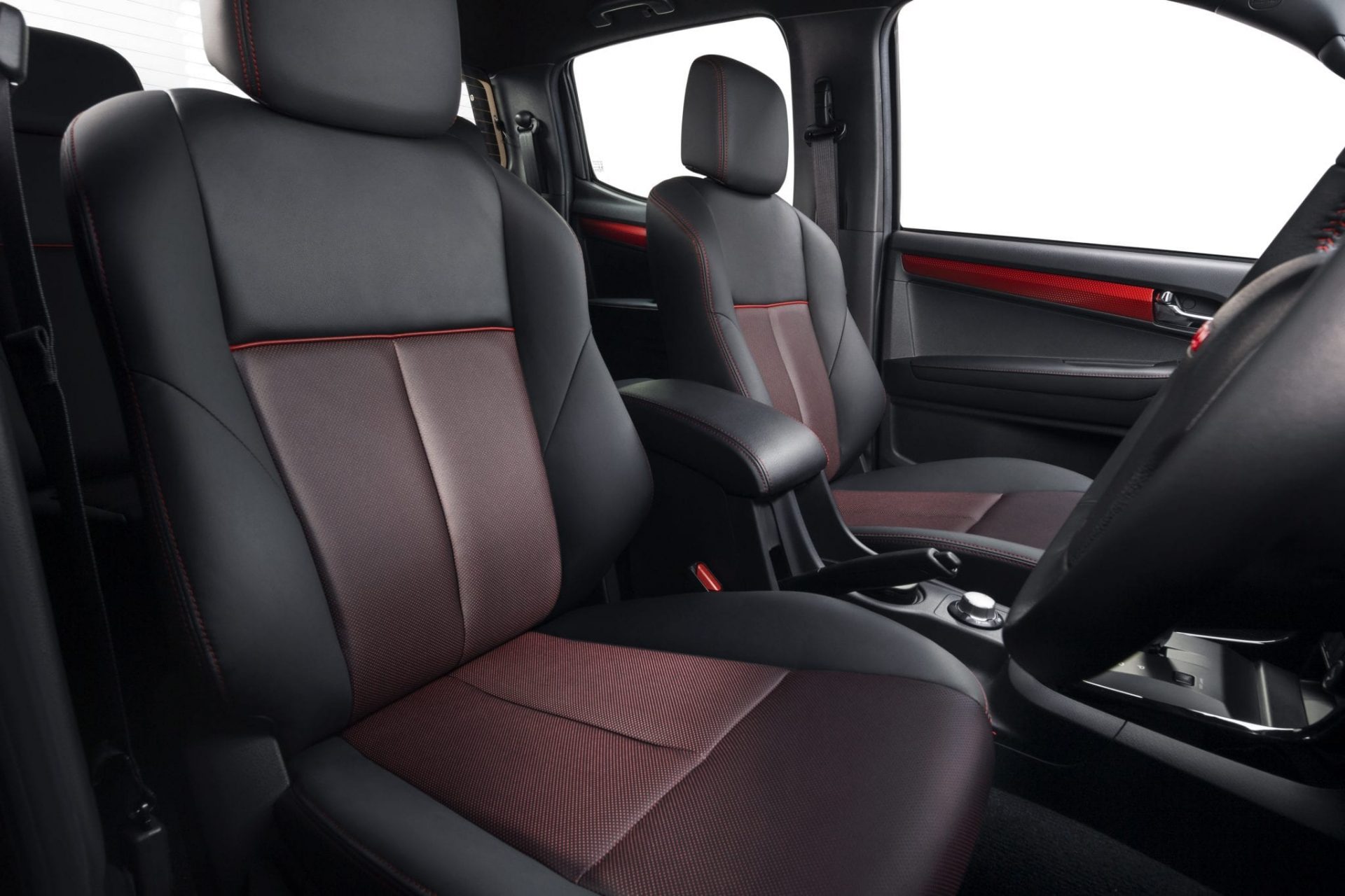 19MY X-RUNNER Front Seats - Pat Callinan's 4X4 Adventures