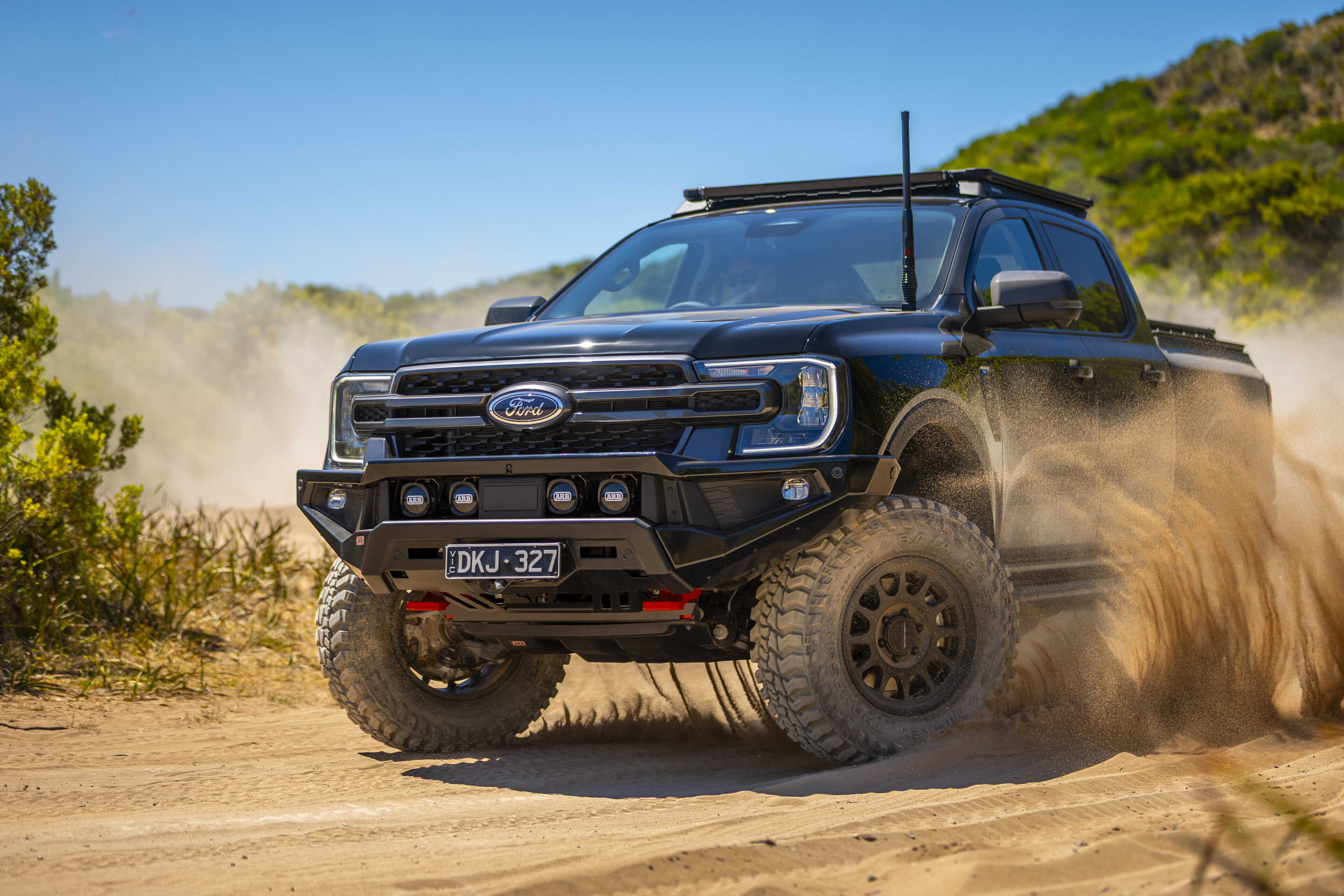 FIRST LOOK AT THE NEW ARB ZENITH BAR - Pat Callinan's 4X4 Adventures