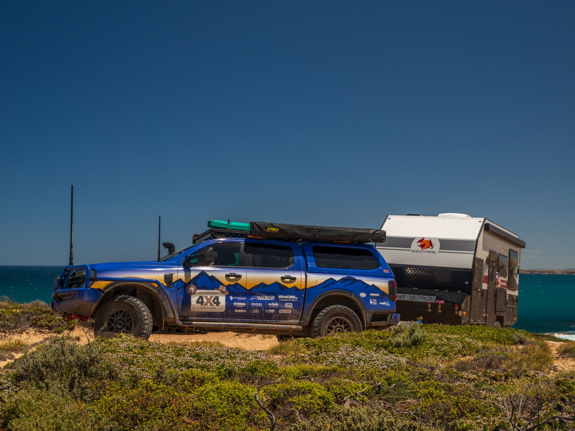 How to reverse your caravan safely - Pat Callinan's 4X4 Adventures