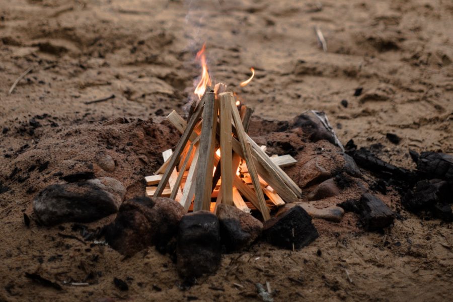How to make the perfect campfire and the science behind it